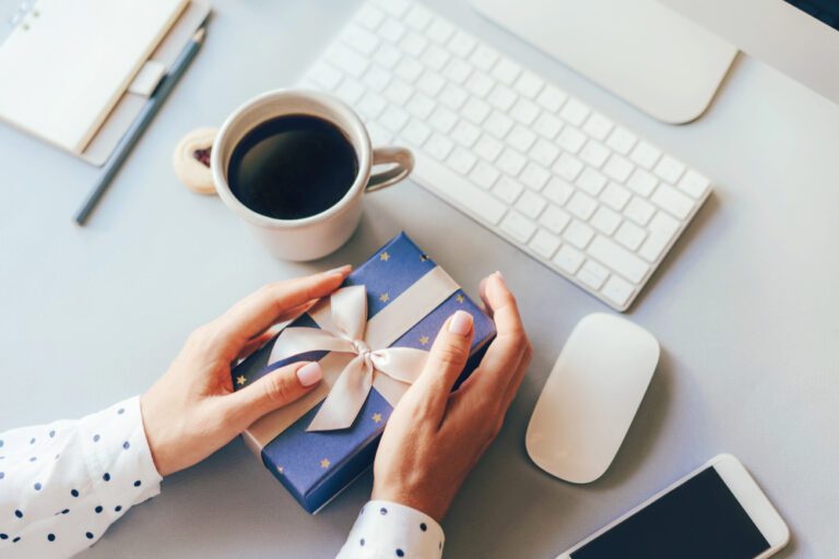 20 Creative Holiday Gifts for Remote Employees